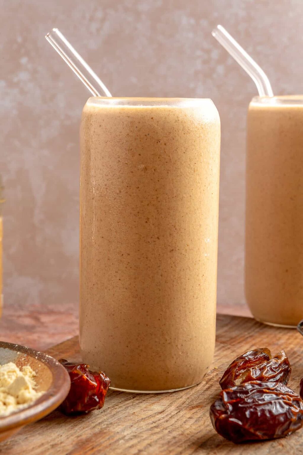Preggy Date Cinnamon Roll Smoothie - Rachael's Good Eats